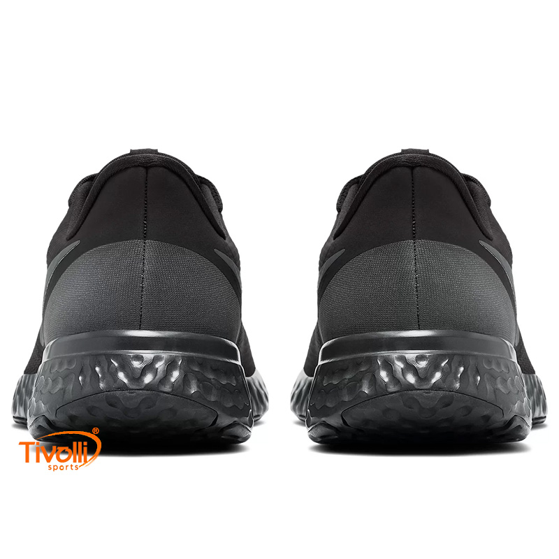 Tênis Nike Revolution 5 > preto monocromático >
